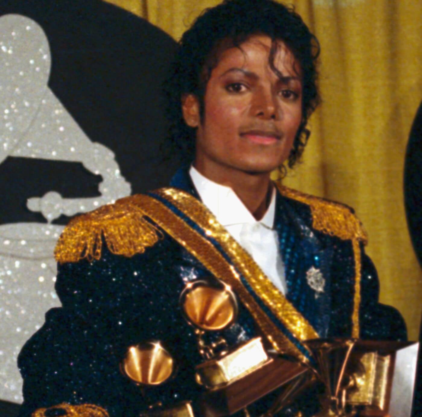 Michael Jackson a essayé de ressembler à un autre chanteur lorsqu'il a ...